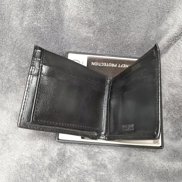 Kenneth Cole Reaction | Bags | Kenneth Cole Reaction Wallet | Poshmark